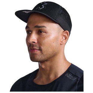 2XU Light Speed Trucker Hat (Black/Reflective Halftone) | Sportpursuit