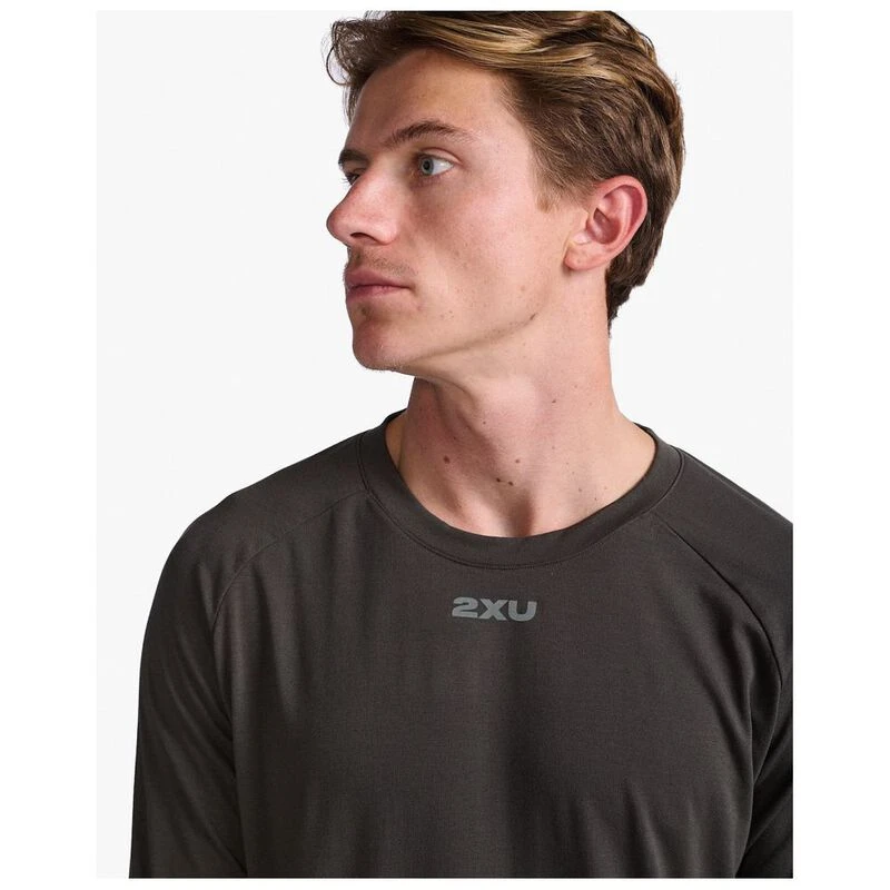 2XU Mens Ignition Base Layer T-Shirt (Flint/Black Reflective) | Sportp