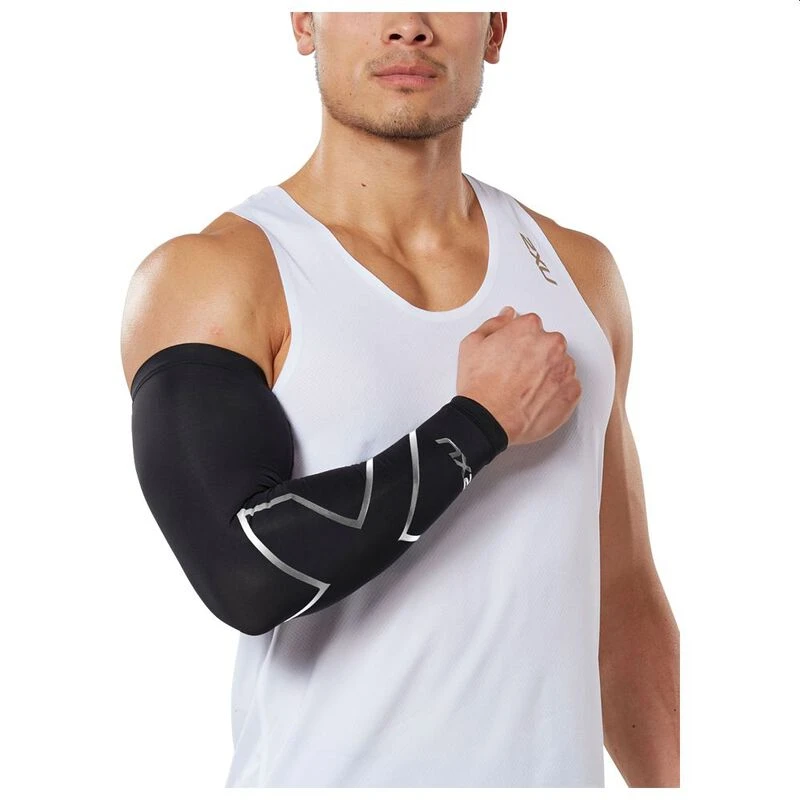 2XU Compression Arm Guard (Black/Silver) | Sportpursuit.com