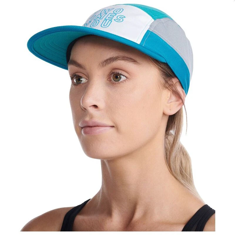 2XU Light Speed Cap (White/Oceanside) | Sportpursuit.com