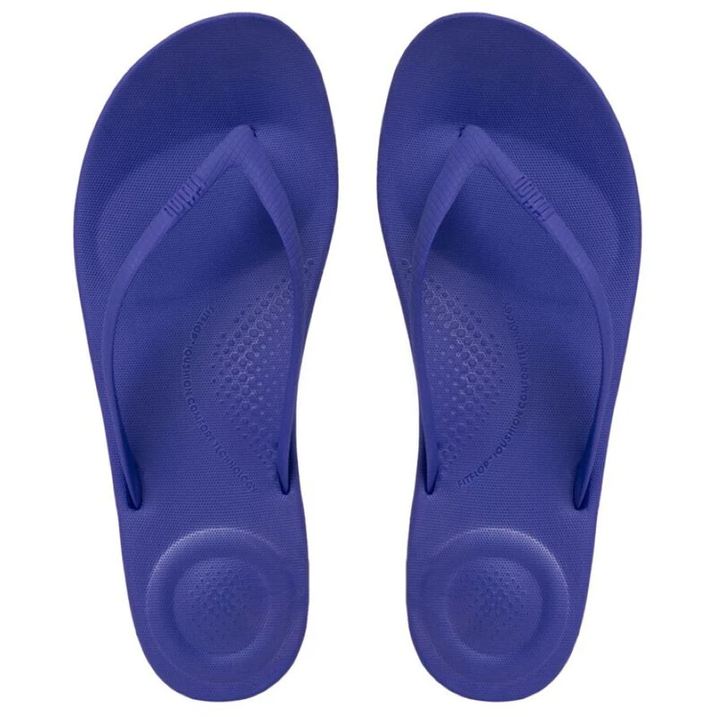 FitFlop Iqushion Ergonomic Flip Flops (Royal Blue) | Sportpursuit.com