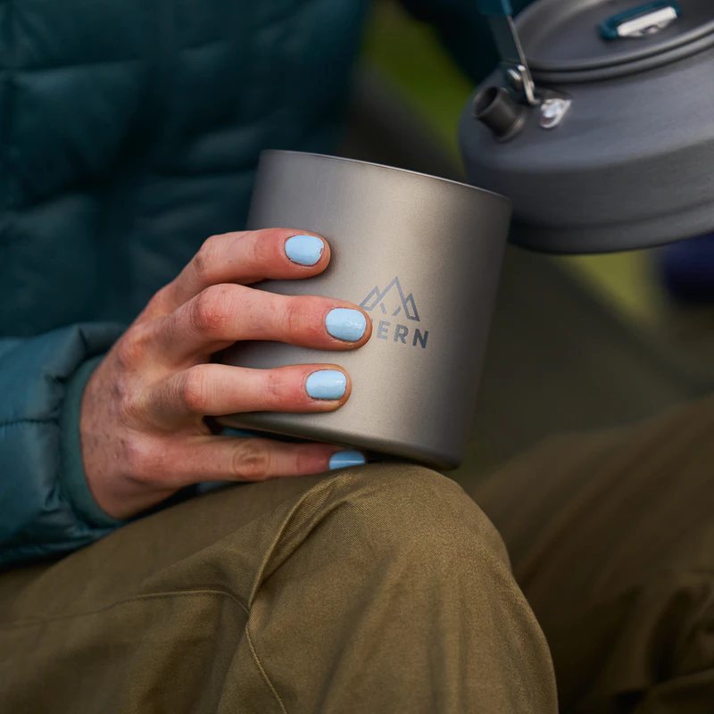 Fjern Kippis Double-Walled Cup (Titanium) | Sportpursuit.com