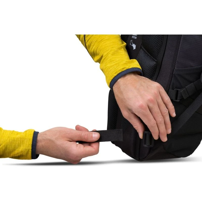 Hannah Raven 24L Daysack (Black/Blue) | Sportpursuit.com