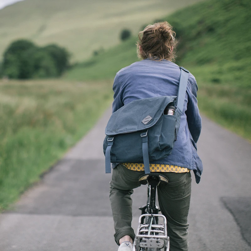 Millican Nick The Messenger Bag 13L (Tarn) | Sportpursuit.com