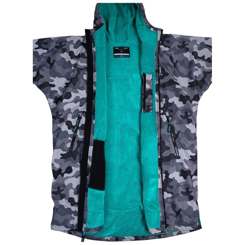 Two Bare Feet Camo Pattern Weatherproof Changing Robe & Changing Mat